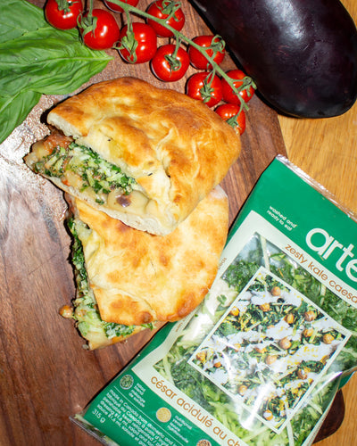Cheesy pizza pockets with zesty kale caesar – arte*